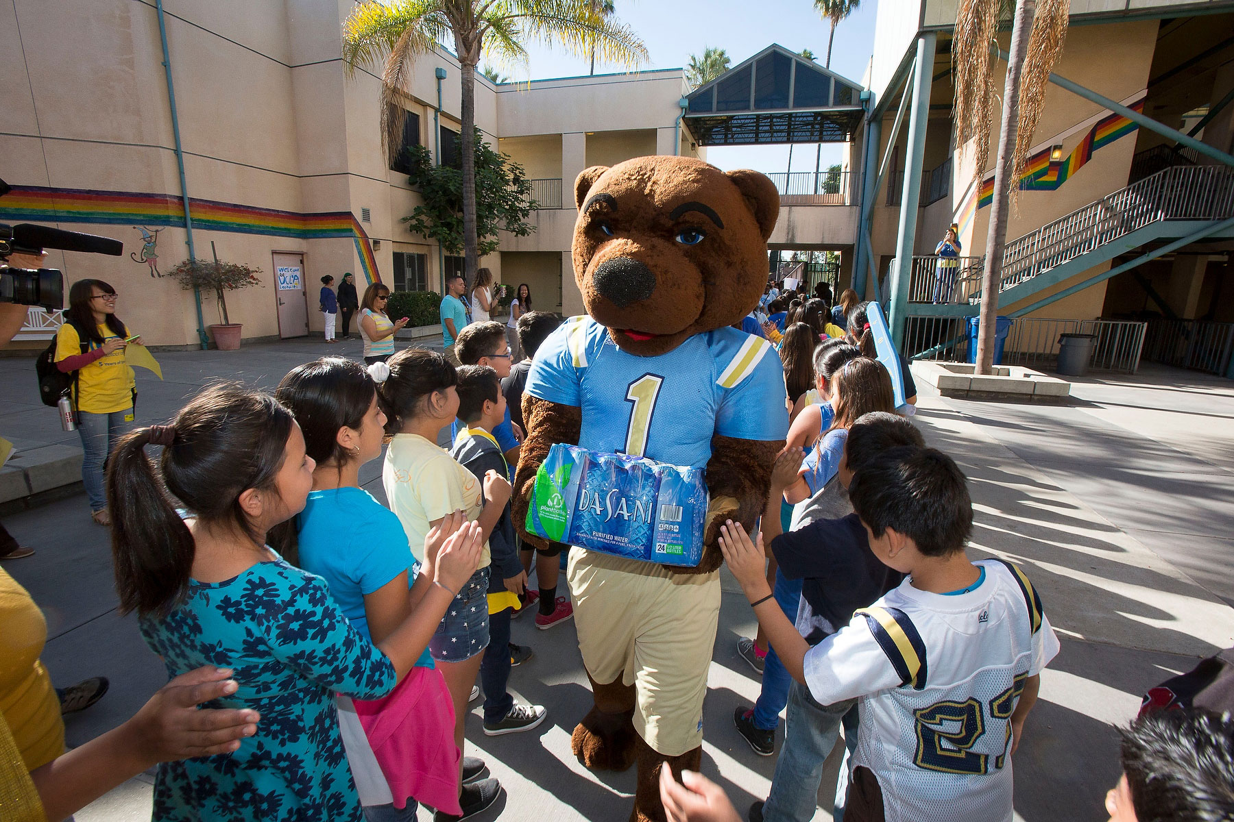 248481_volday-2013-reed-joe-politi | Center for Economic History